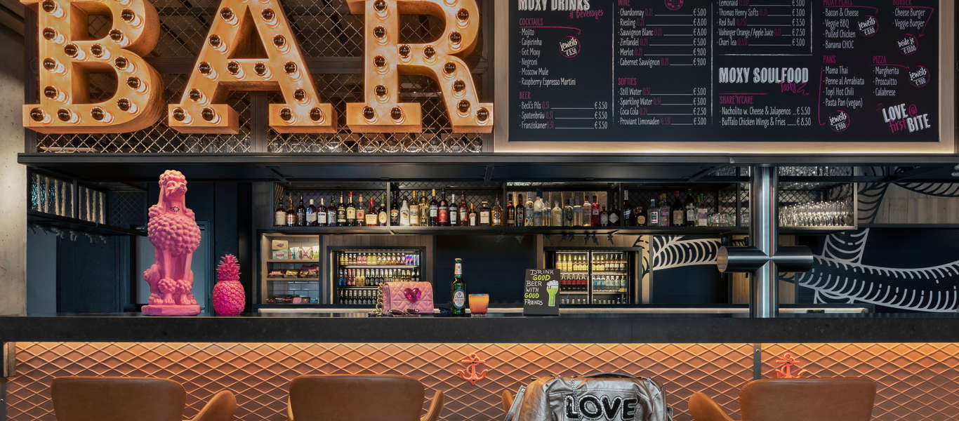 Moxy Bar, Moxy Bremen - More Cravings by Marriott Bonvoy™